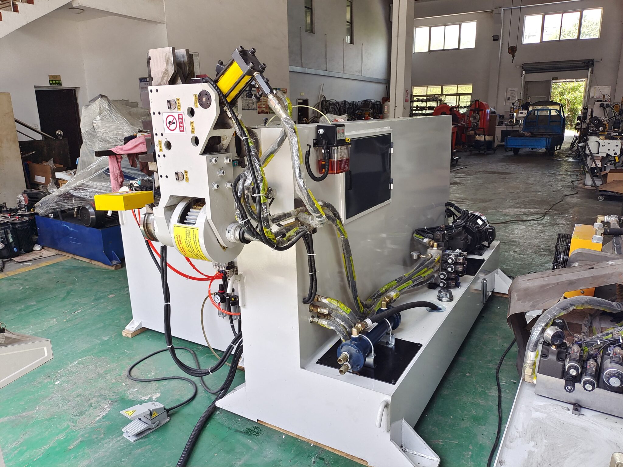 Pipe Cutter Instead of Hacksaw: Cut with Precision